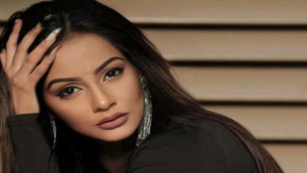 Tanya Singh Surat: మోడల్ తాన్యా ఆ క్రికెటర్‌తో ప్రేమలో పడిందా? ఆత్మహత్య ...