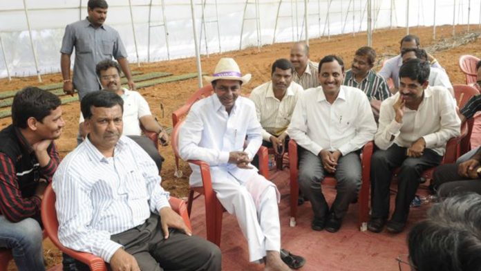 KCR Visits Karimnagar to Meet Farmers - చంద్రబాబు దారిలో కేసీఆర్ ...