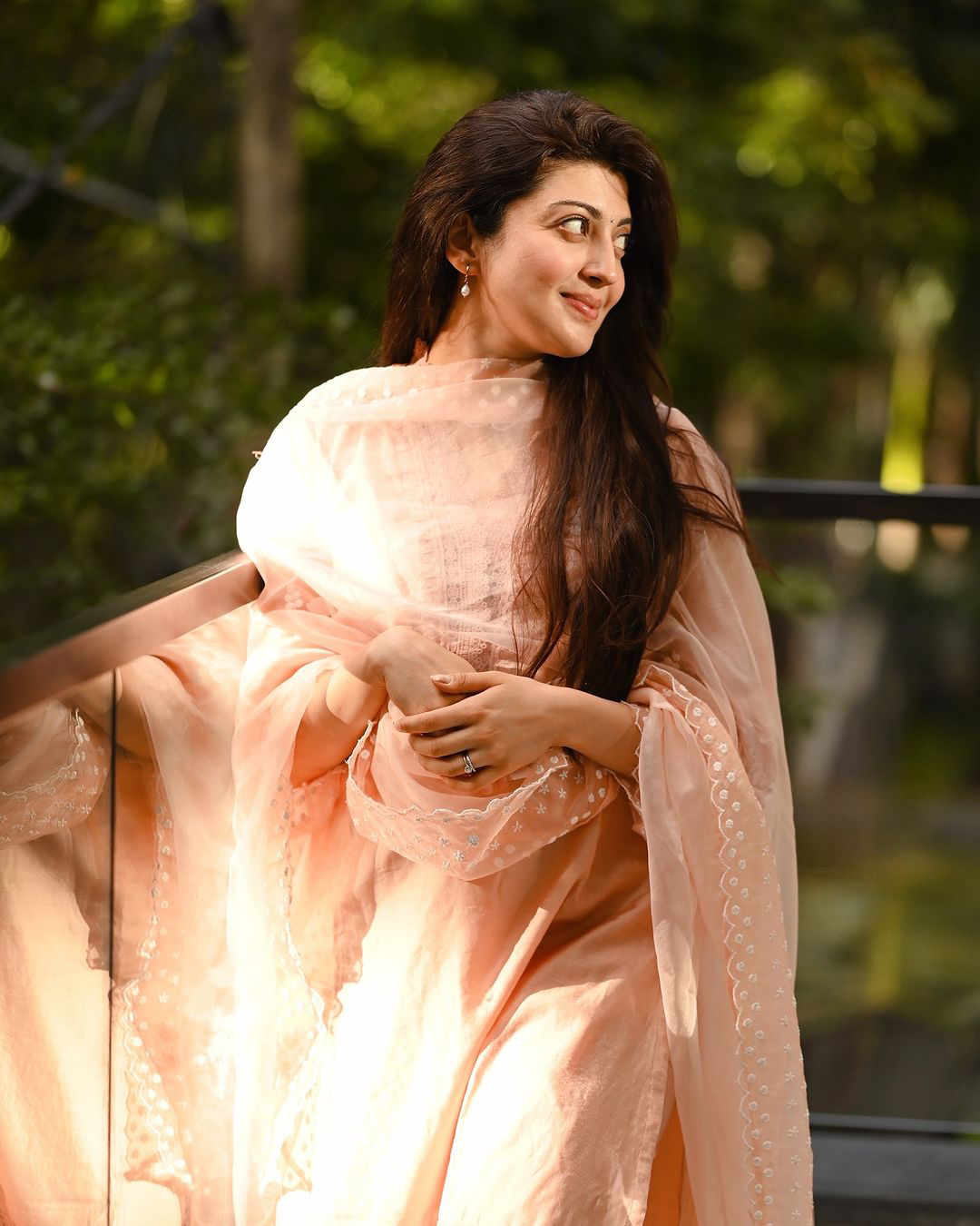 Pranitha Subhash - వాహ్.. తలుక్కున మెరుస్తున్న ప్రణీత సుభాష్