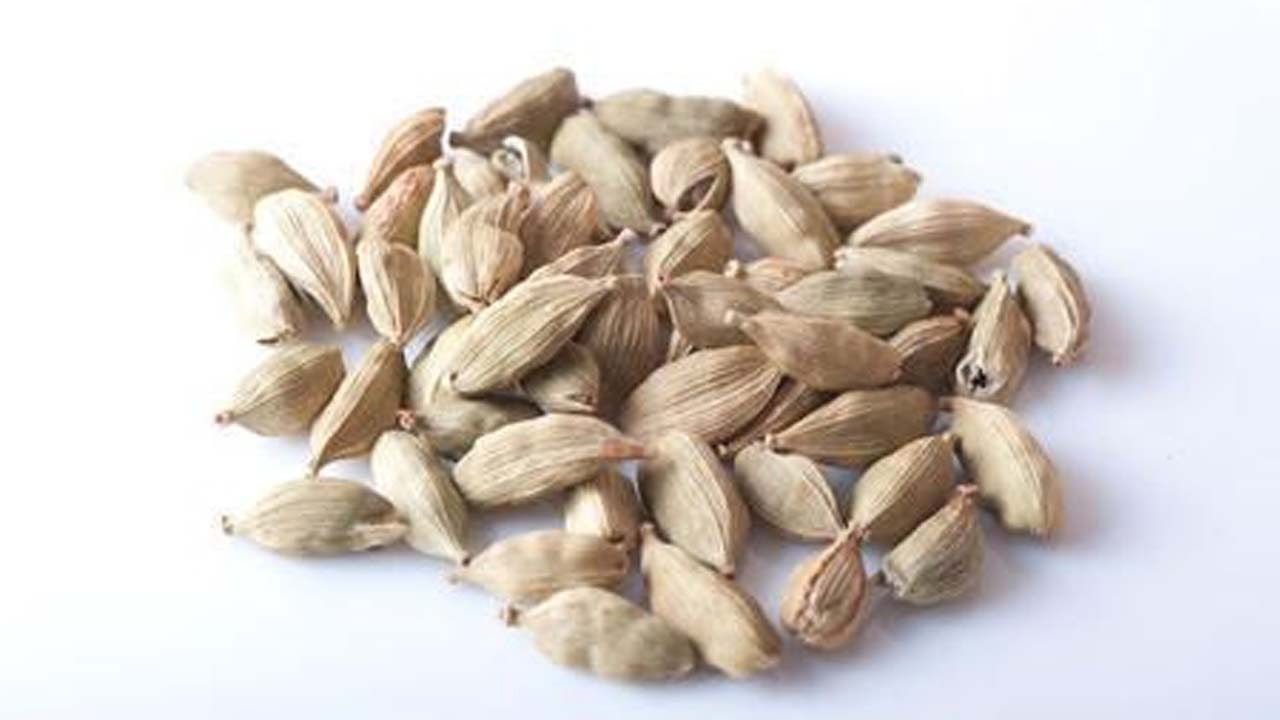 White Cardamom - తెల్ల ఏలకులతో.. మతిపోయే లాభాలు