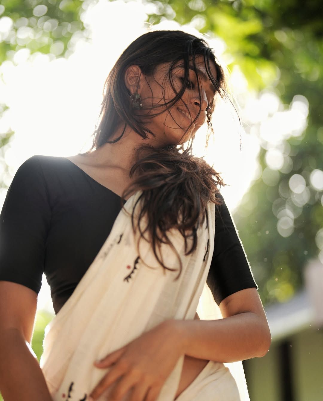 Ananthika: చీరకట్టులో చక్కిలిగింతలు పెడుతున్న అనంతిక!